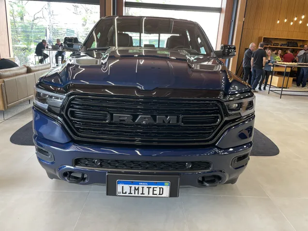 RAM 1500 Limited chega para “redefinir o segmento” de picapes grandes ...