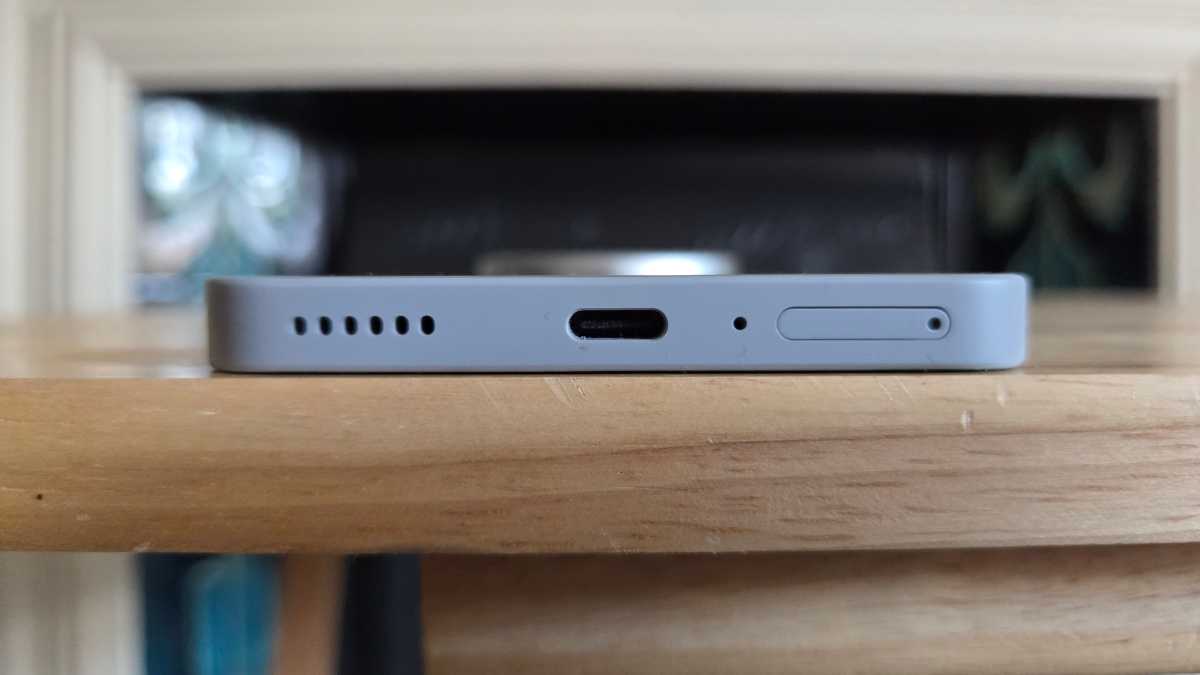 Comparing the Nothing Phone (3a) and (3a) Pro reveals three big ...