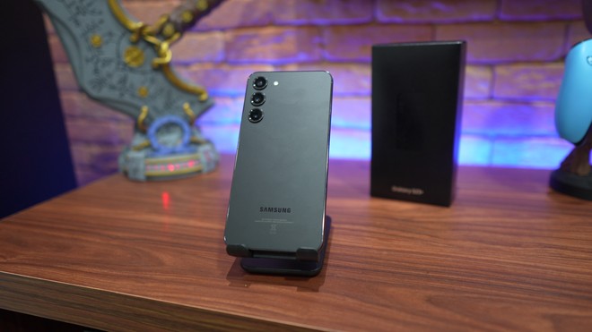 Usuários do Galaxy S23 e S24 reclamam de linha verde após a atualização ...
